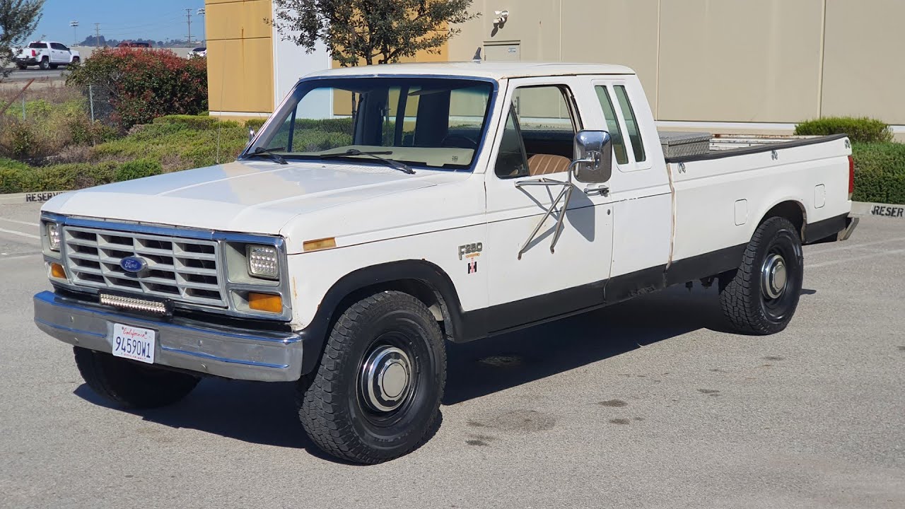 1983 Ford F250 XLT Extended Cab Weiss Diesel - YouTube