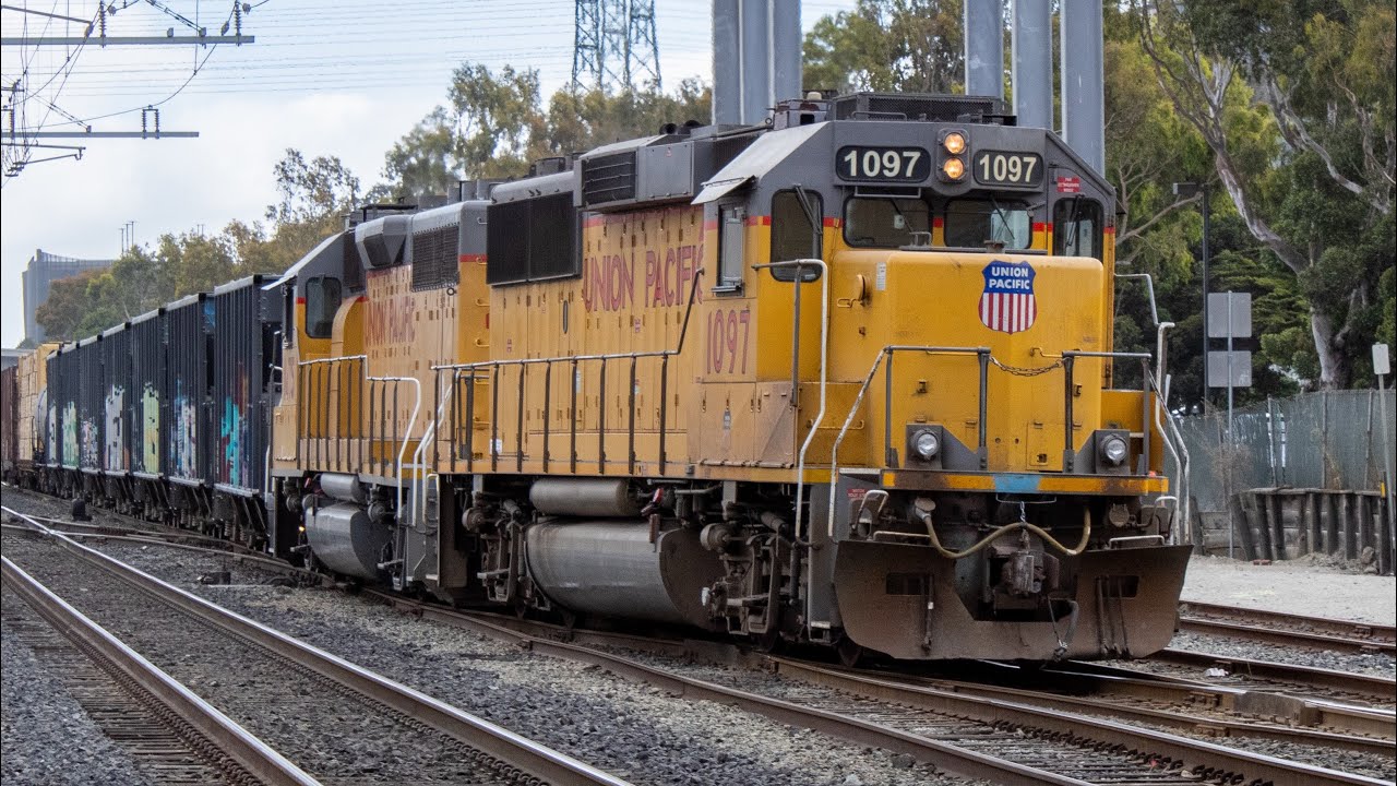 4K: Bay Area trains! A compilation of trains across the Peninsula - YouTube