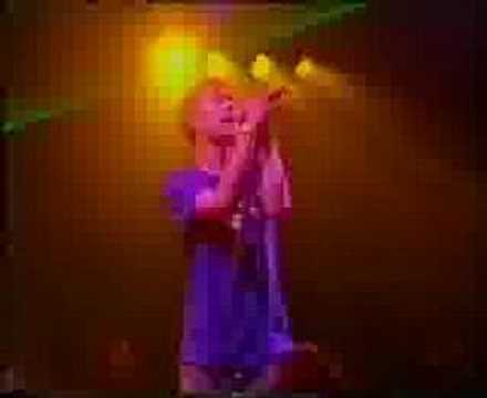 Blur- Popscene [Live] - YouTube
