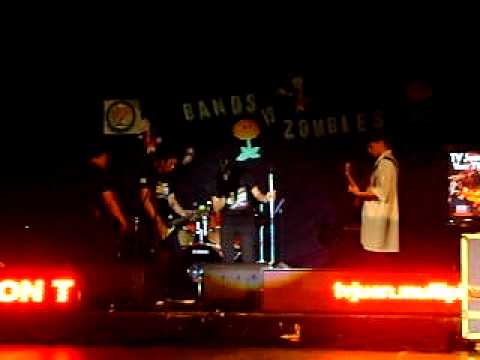 Palindrome band @ Bands Vs Zombies. - YouTube