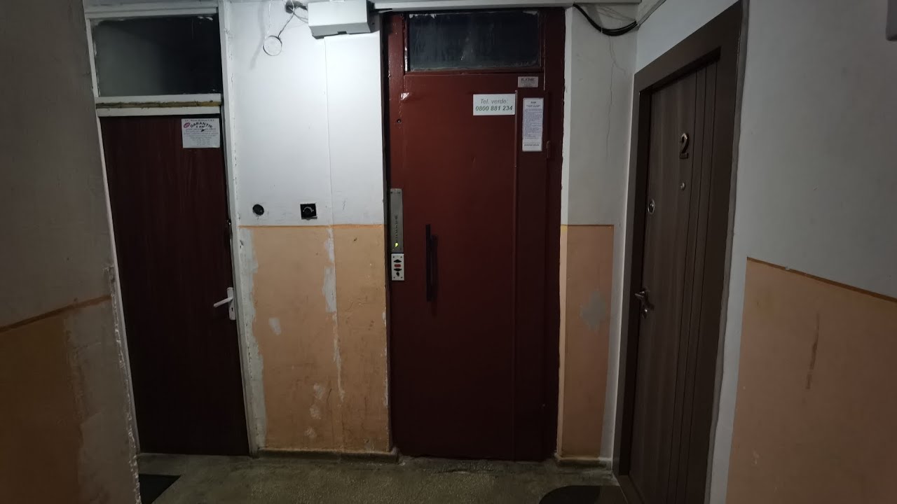 Old Original IFMA Traction Elevator@ Strada Măcieșului, Nr.3 Bl. 20 Sc ...