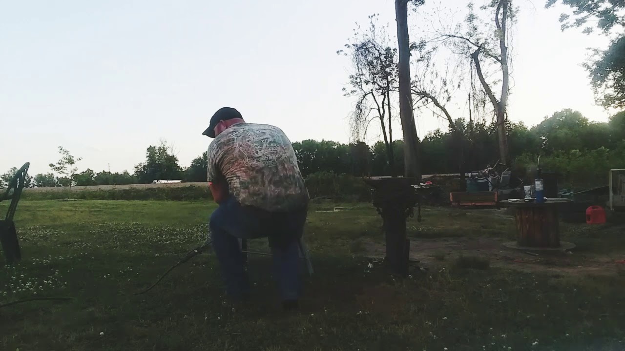 Forging a 15inch gladiator style Tennessee toothpick. - YouTube