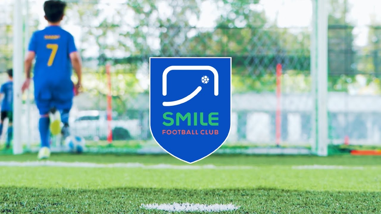 คอร์สฝึกทักษะการเล่นกีฬาฟุตบอลสำหรับเด็ก by Smile Football Club - YouTube