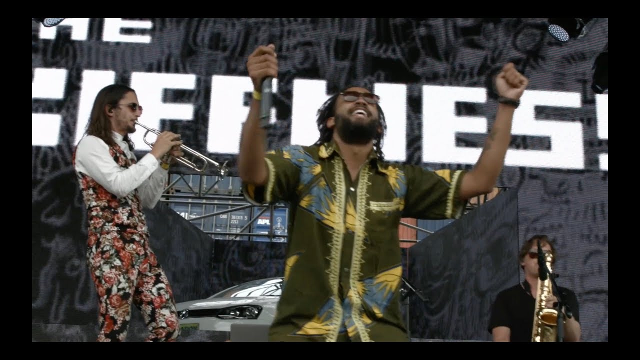 The Kiffness ft. Mathew Gold LIVE at Vivo Nation festival - YouTube