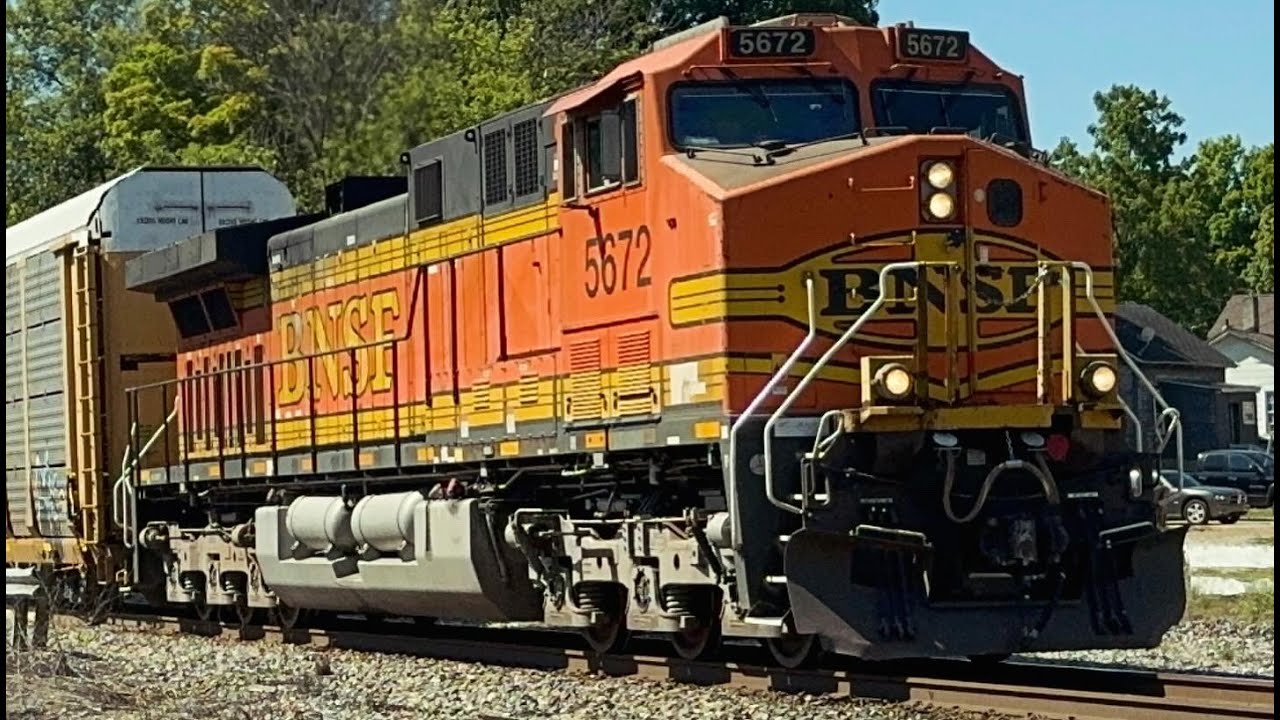 9/1/24 CN Train Q 116 BNSF 5672 🎃 Leader - YouTube