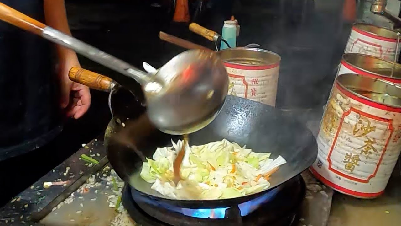 Taiwanese Street Food - Chinese Fried Rice, fried beef, fry vegetables ...