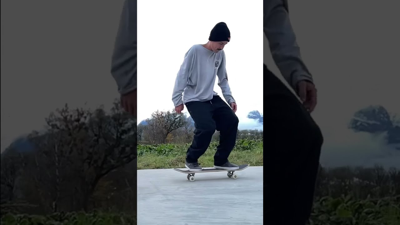 Skateboarding Trick Tre Flip - Jonny Giger - YouTube