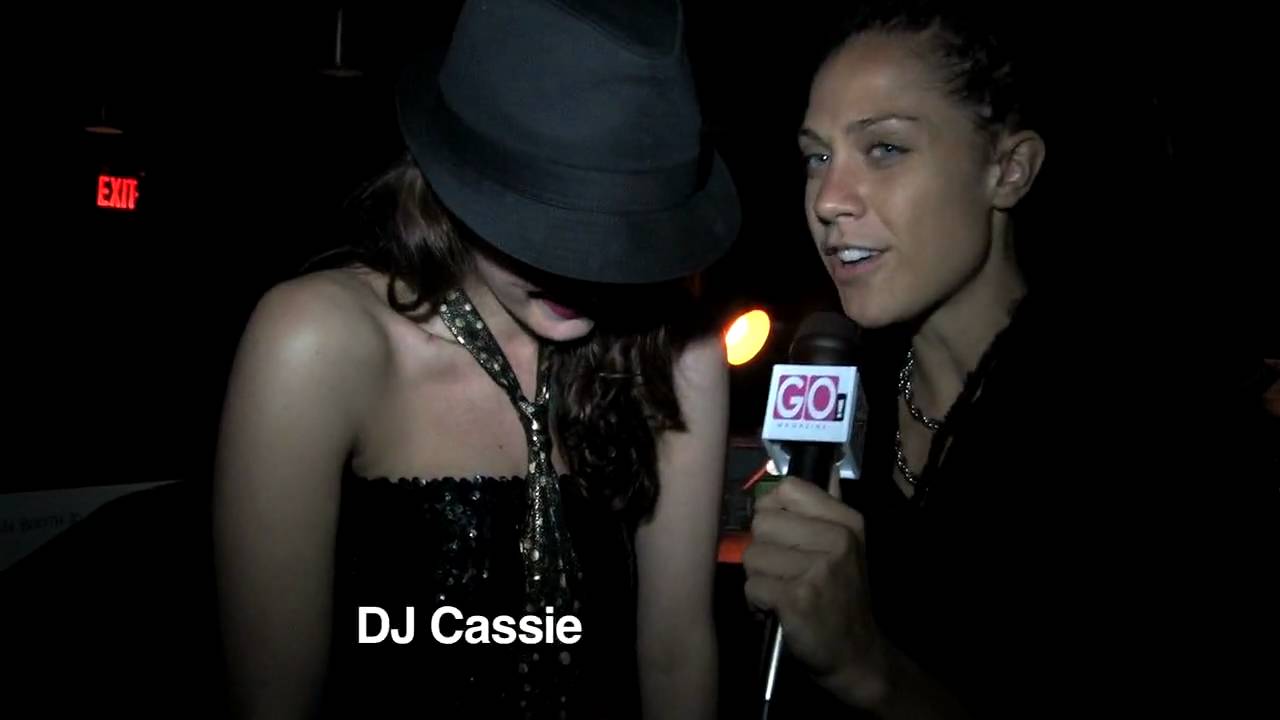 Sarah Croce Host Reel - YouTube