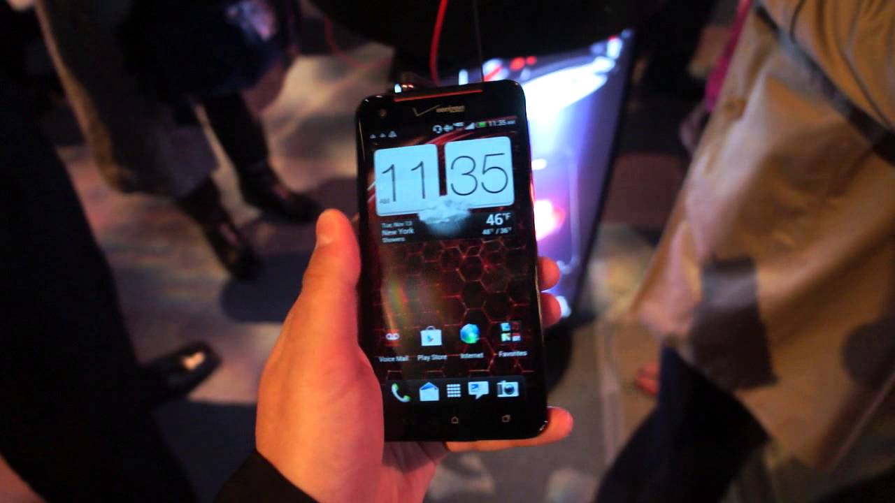 Droid DNA hands on - YouTube