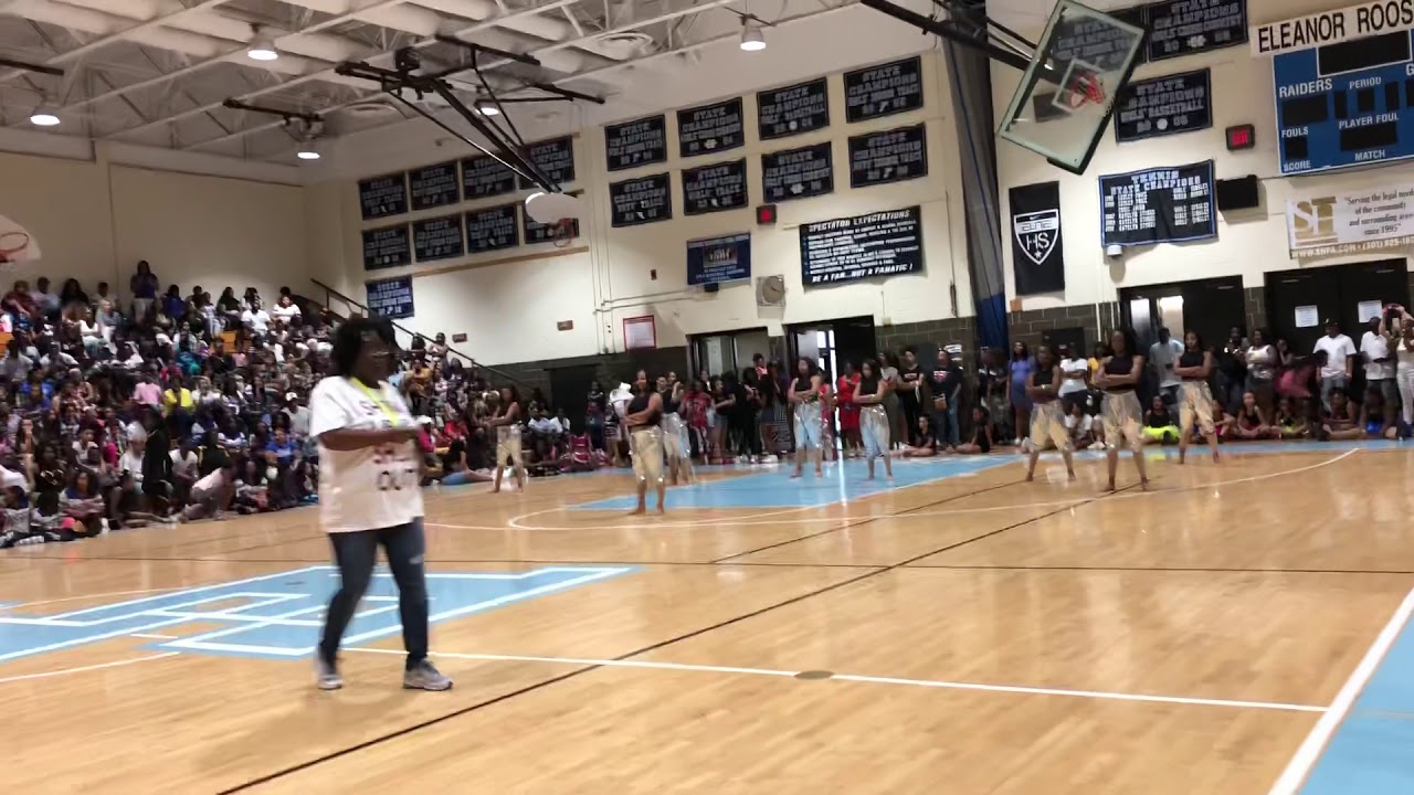 Dynamic Angels Stand Battle - YouTube