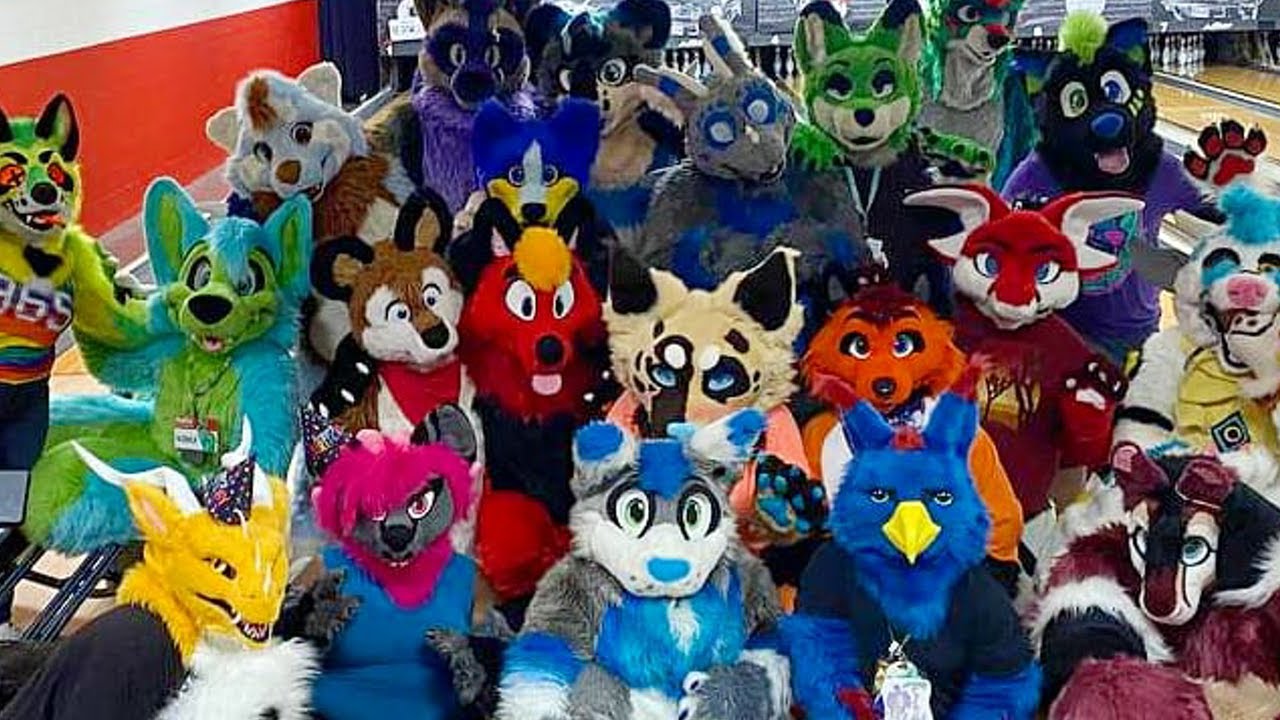 Furry Bowling / My first Fur Meet! - YouTube