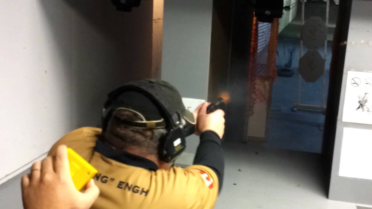 Montreal Indoor IPSC Dec 2011 - YouTube