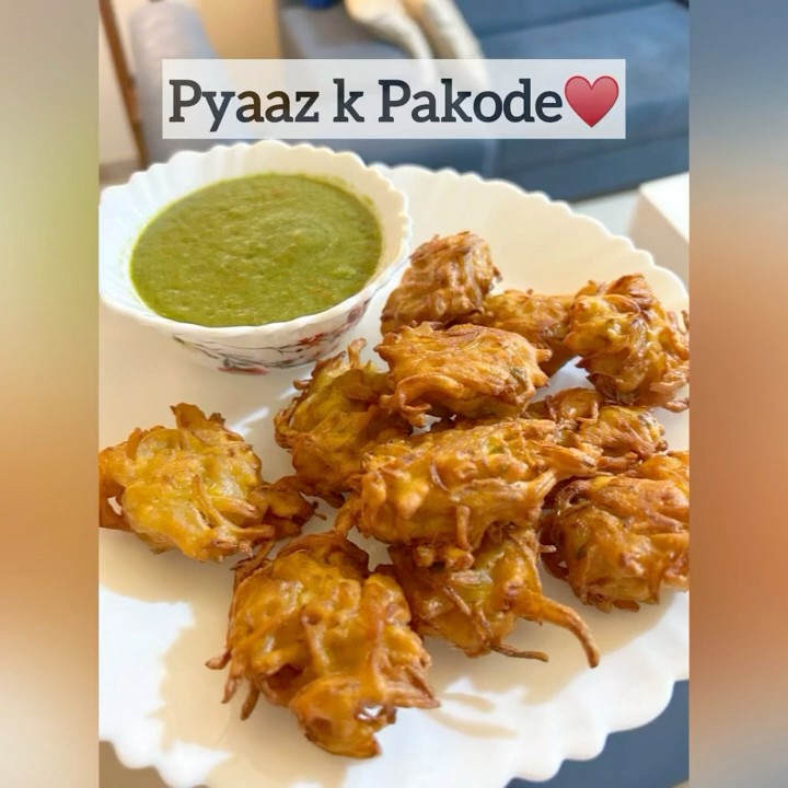 Pyaaz Pakode | Pyajua | Onion Bhajia | - YouTube