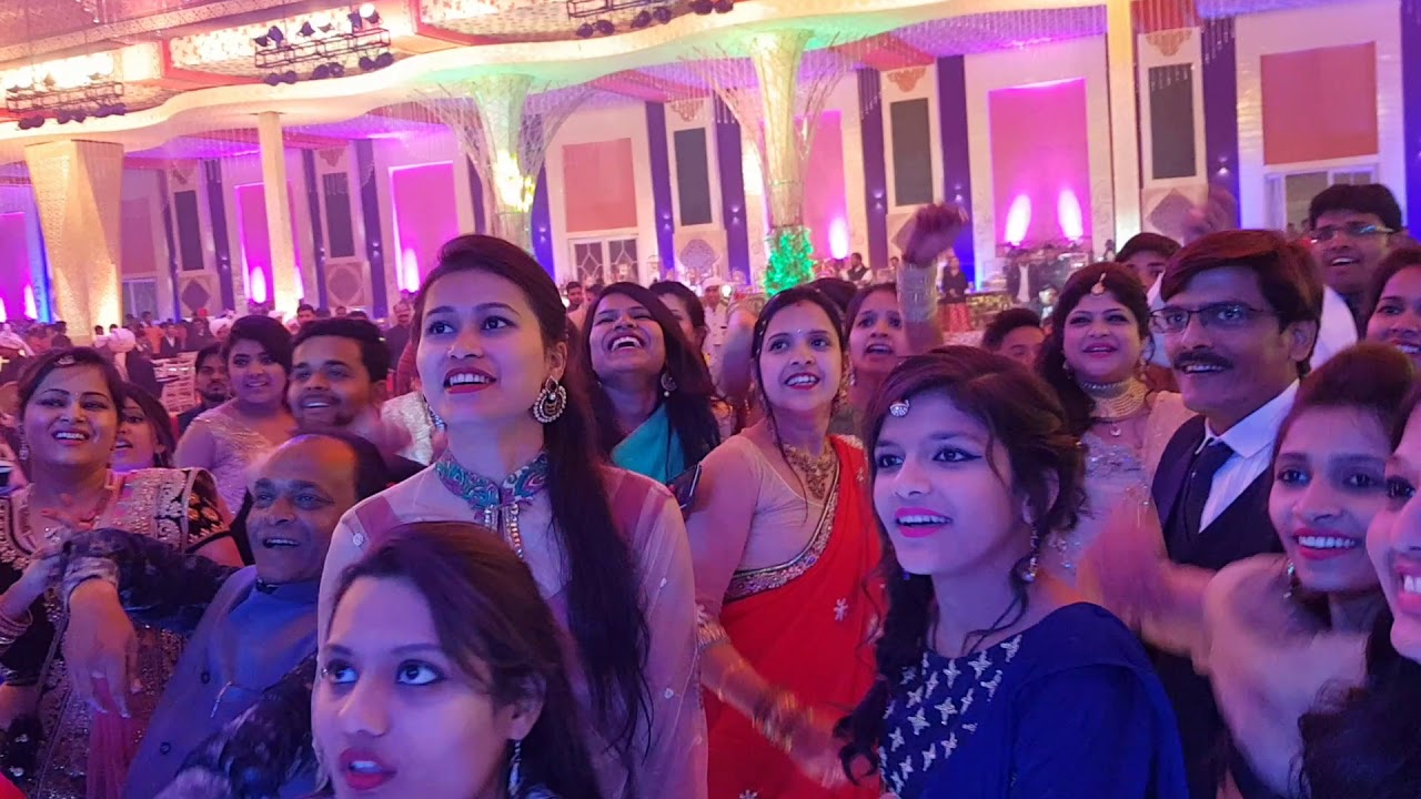 BEST SINGER & PERFORMER ALISHA ARORA - YouTube