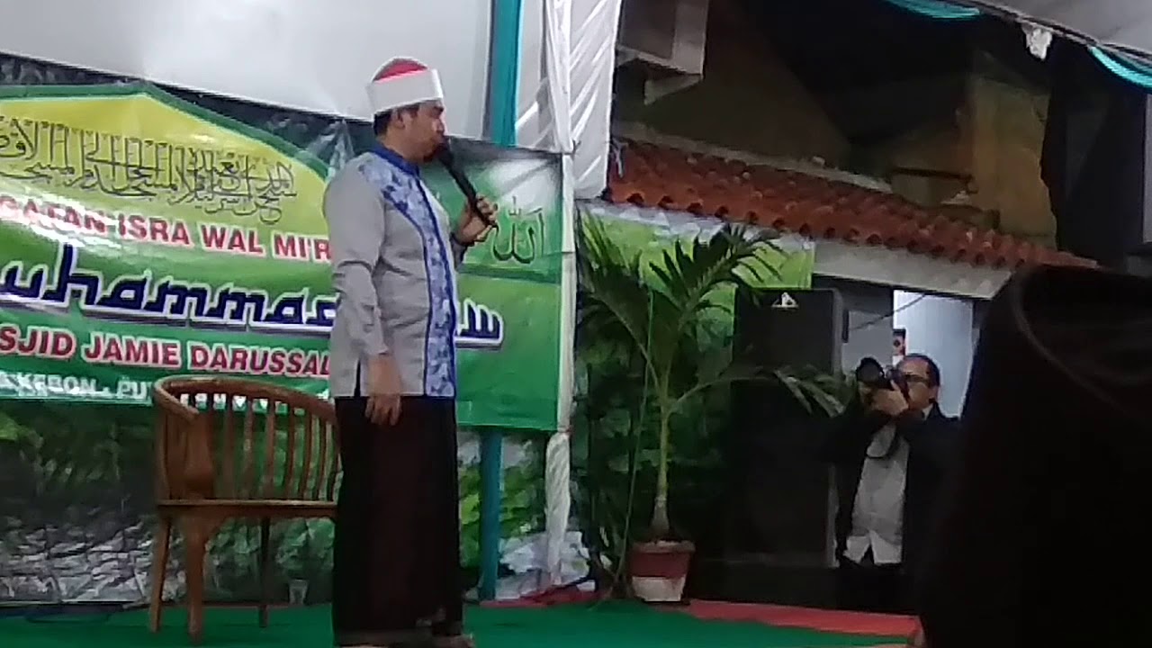 Ust Solmed ( Soleh mahmoed) di masjid darussalam - YouTube