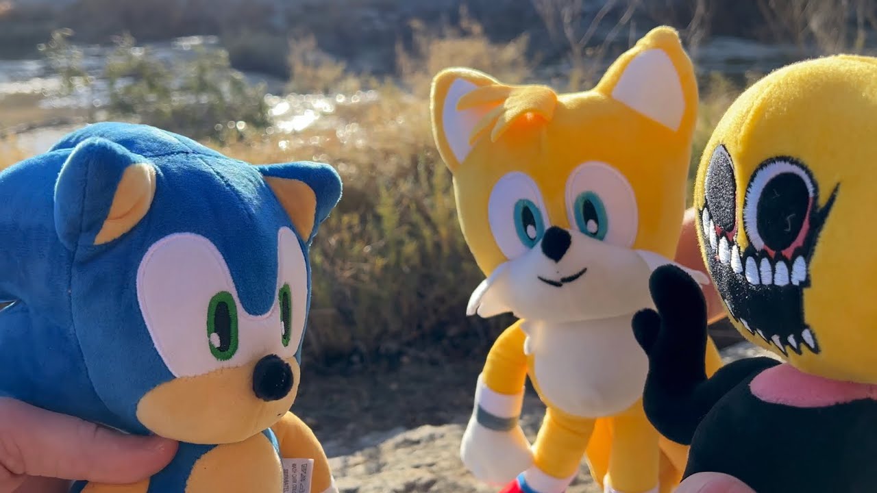 Sonic Plush Adventures: Sonic Races Lemonhead the Demon - YouTube