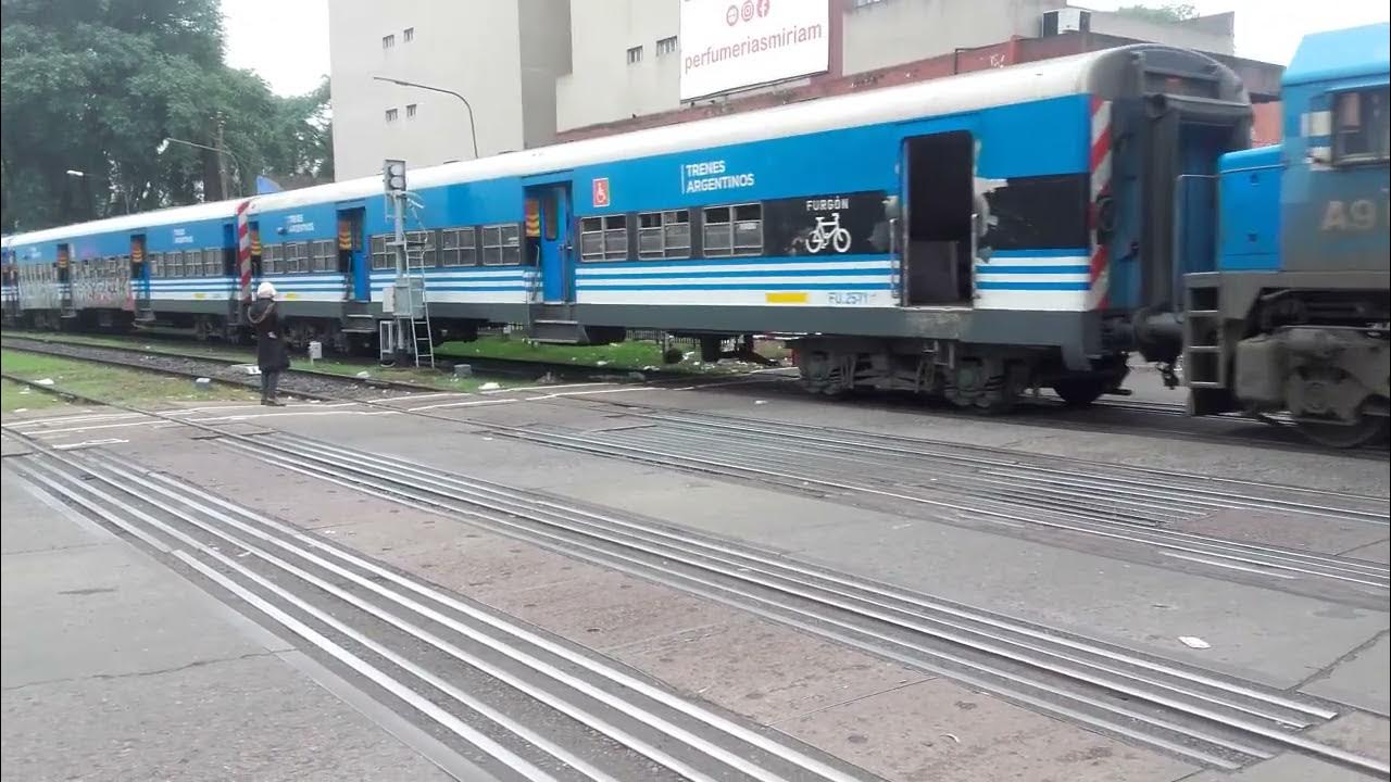 GM GT-22 CW A904 con tren de pasajeros 4512 Haedo-Temperley de 10.05 saliendo de Haedo - YouTube