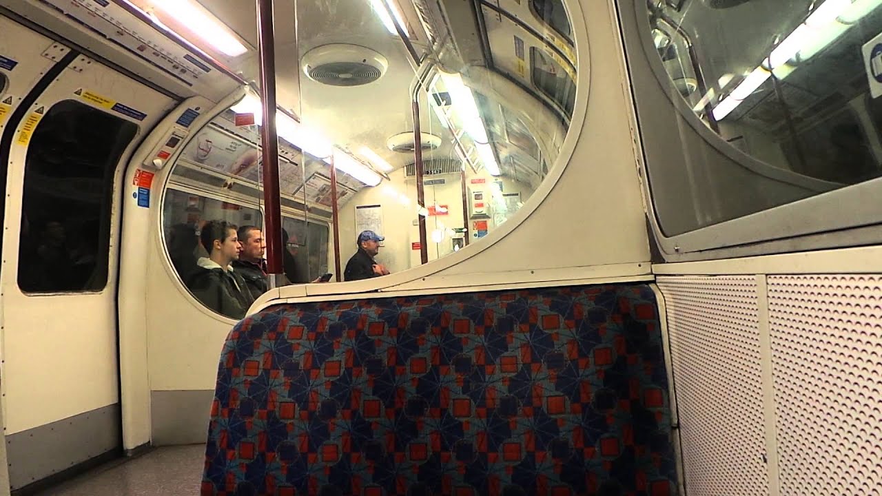 London Underground Bakerloo Line (1972 Stock, 3524): Embankment ...