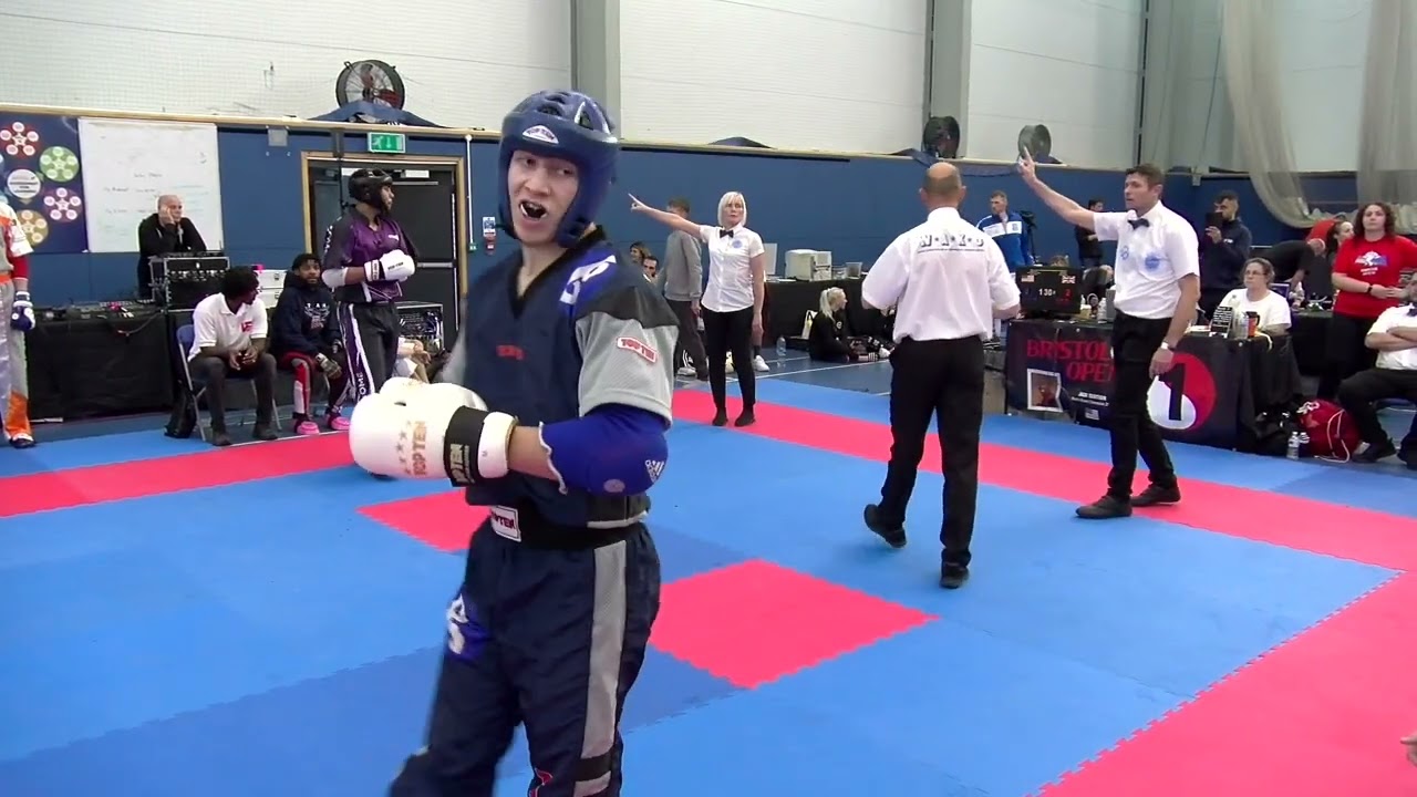 Devon Hopper v Fin Heesom Bristol Open 2022 - YouTube