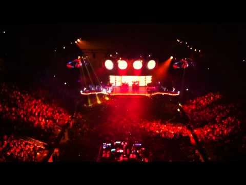 Rihanna live @ O2 Arena London - Live your life - YouTube Music