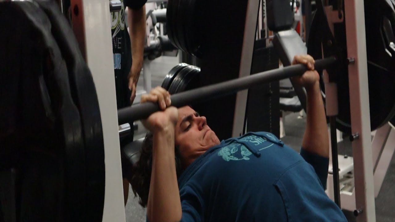 275-pound bench at 14 yrs old + chest and tri day (Road to 315) - YouTube