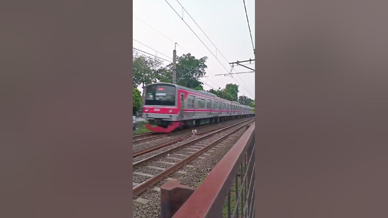 Kereta api || KRL 205 JR Melintas - YouTube