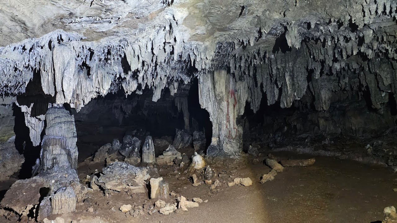 Deep venture into Indian Cave in Blaine Tennessee. - YouTube