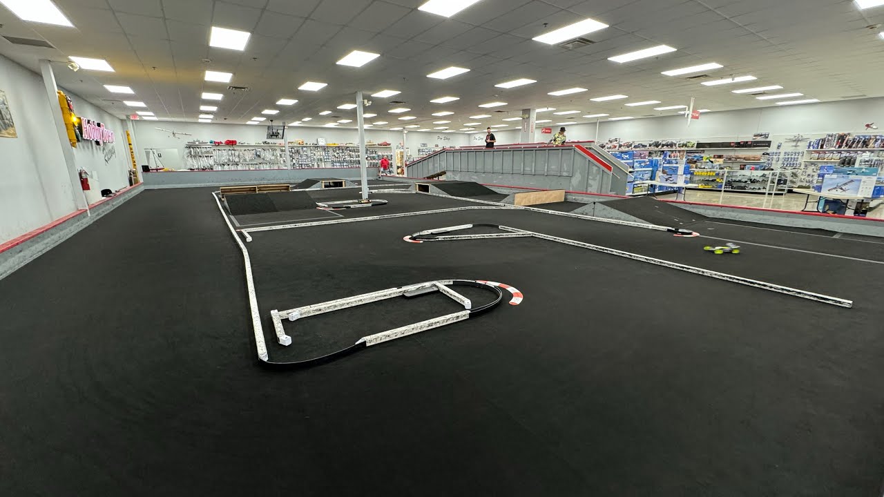 6amRC. HobbyTown Raceway. Stadium Truck main - YouTube