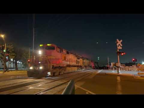 ATSF 691 Pinkbonnet Leads Q-GATLAC Past Rosecrans w/ BNSF 714 Fakebonnet Trailing 3rd! - YouTube