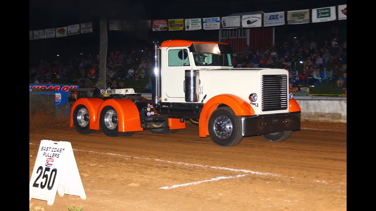 Lucas Oil Pro Stock Semis Pulling At Boonsboro MD - YouTube