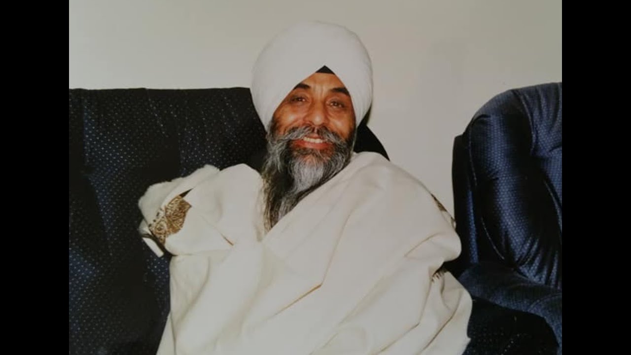 Koiee Bolai Raam Raam - Bhai Chattar Singh Ji - YouTube