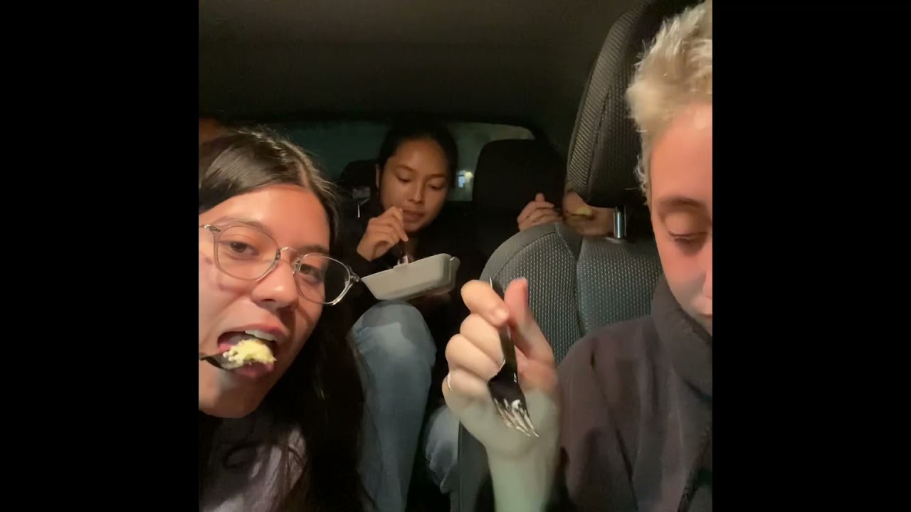 Coco’s bakery pie review - YouTube