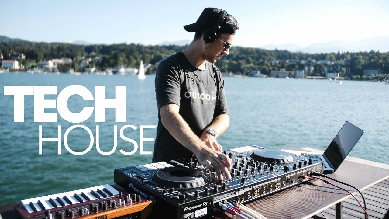 Tech House Session live @ Villa Bulfon - YouTube