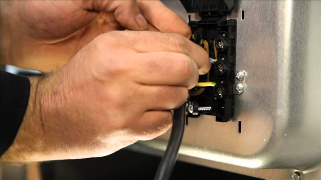 NECKOM Ugradnja elektricnog kabla na sporetu - YouTube