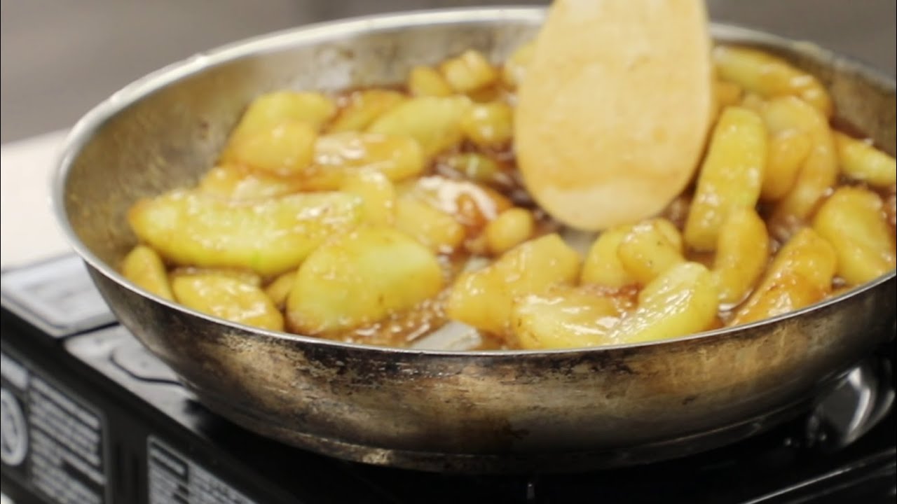 Thanksgiving Treats: Homemade Apple Pie in the Metro Tech Culinary Arts ...