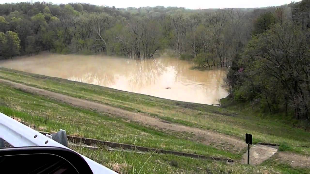 GERMANTOWN DAM FLOOD WHIRLPOOL 04-19-11 - YouTube