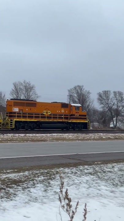 OTVR #3034 leading local eastbound - YouTube