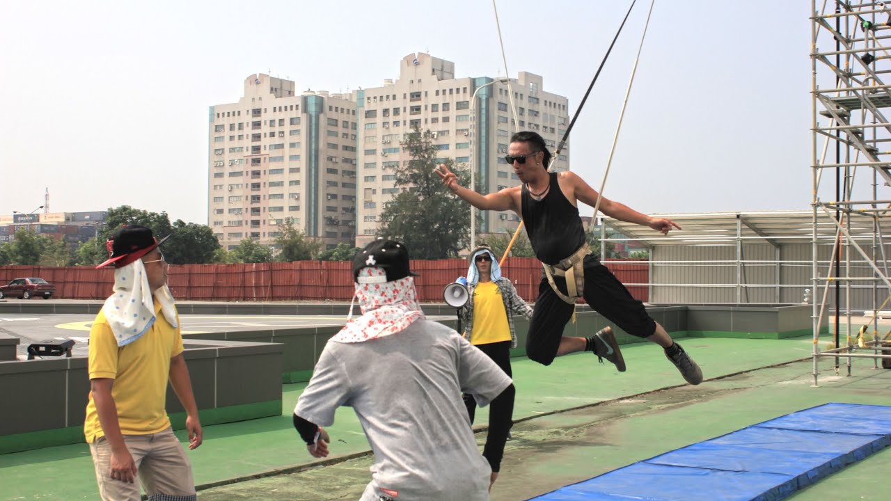 Behind the Scene - 電影特技解密 Secret of Movie Stunts - YouTube