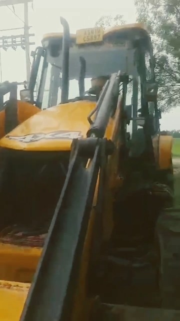 Jcb bucker repairing#jcb repairing - YouTube