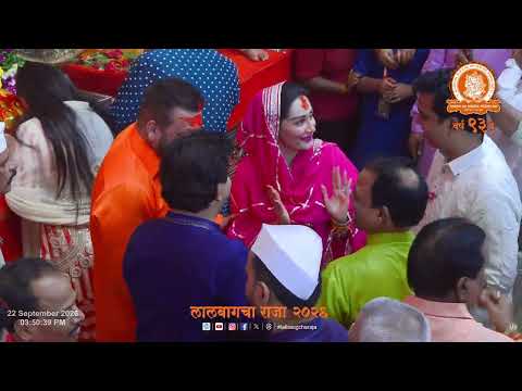 Sanjay Dutt with family at Lalbaugcha raja 2026