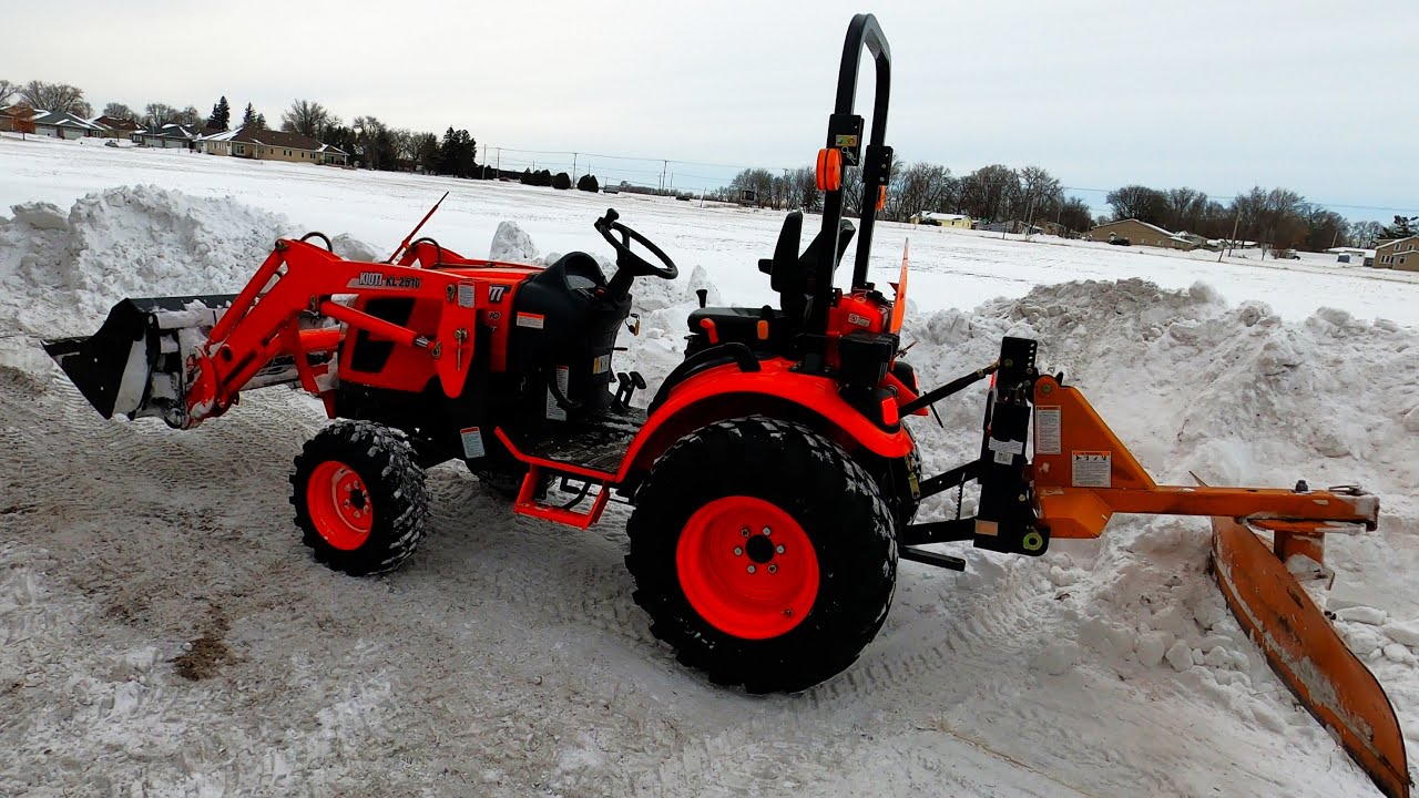 Digging out my snow-buried 3-point rear blade w/ Kioti CX2510 - YouTube