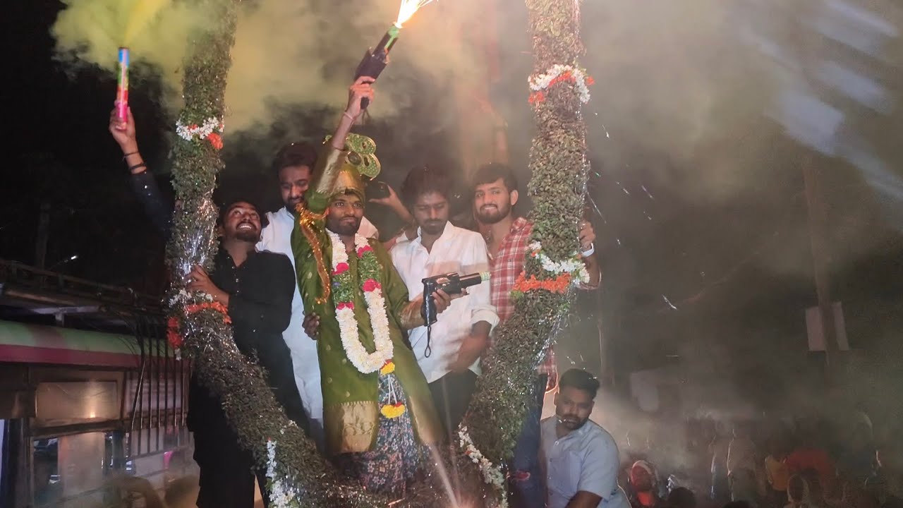 huge crowd at pallavi prashanth house || pallavi prashanth Bigg Boss ...