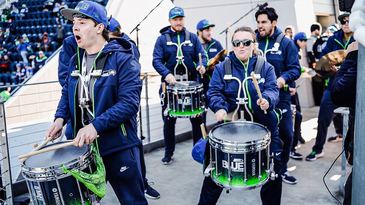Seahawks Drumline - Victory Monday - YouTube