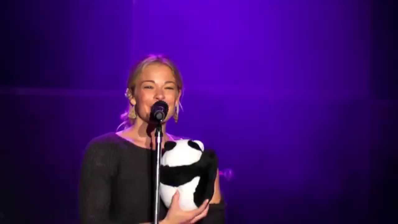 LeAnn Rimes - "Blue" (Live at the PNE Summer Concert Vancouver BC ...