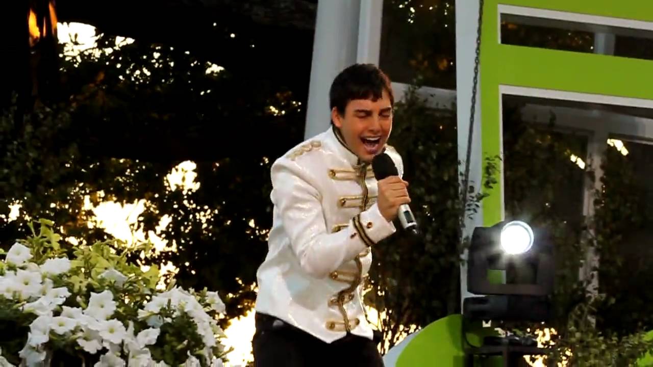 Darin - Lovekiller @ Live Allsång på Skansen 2010 - YouTube
