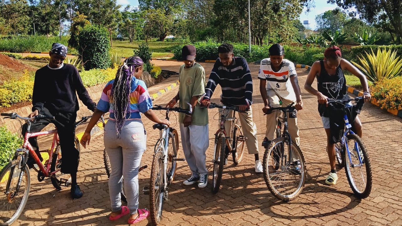SPEND THE WEEKEND WITH UNIVERSITY STUDENTS IN KENYA. - YouTube