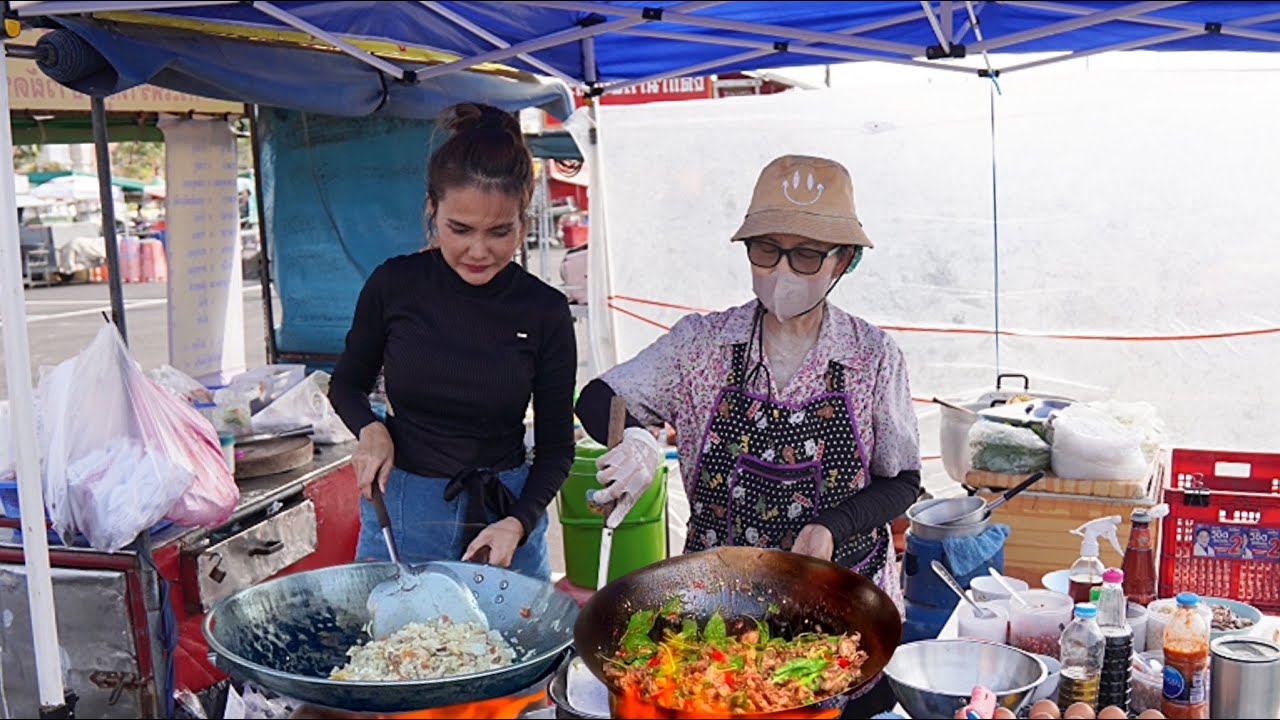 The most Famous Crab Fried Rice $1.7 - Serving By Thai Lady Master Chef ...