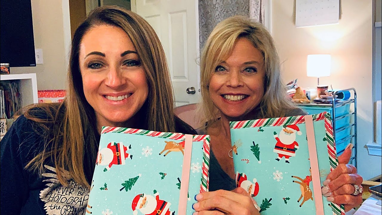 Flosstube Extra: Jenn & Sarah Make Mini Project Keepers - YouTube