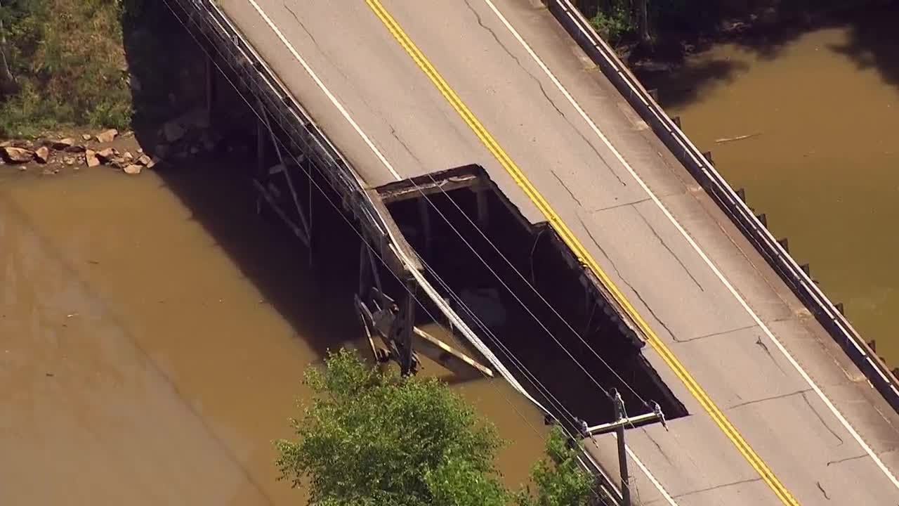Bridge collapse in Pickens County, South Carolina - YouTube