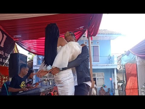 istri setia ll cover ll Jenita ll mutiara Ade Adi entertainment - YouTube